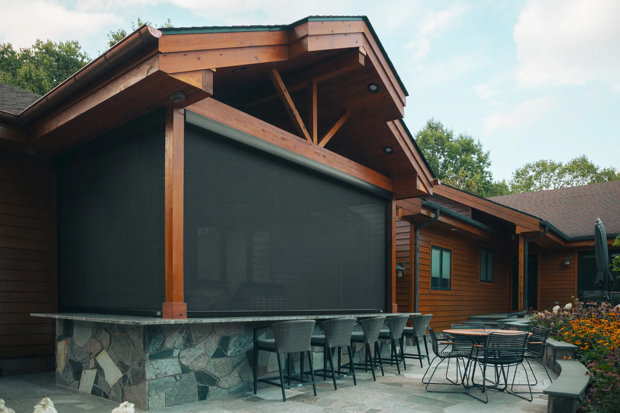 What Kind of Weather Conditions Can MagnaTrack Screens Withstand?
